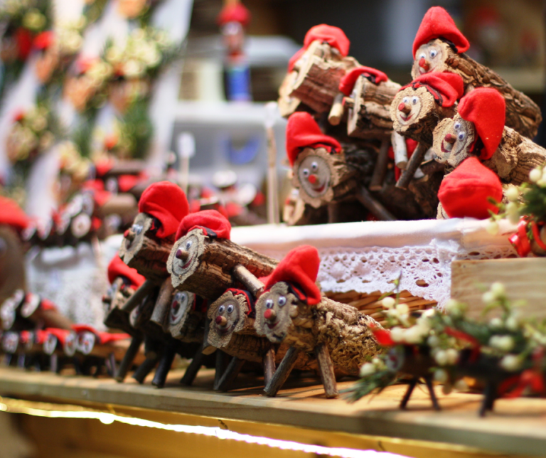 El Tió del Nadal, la tradición catalana para celebrar Navidad - Viaje ...
